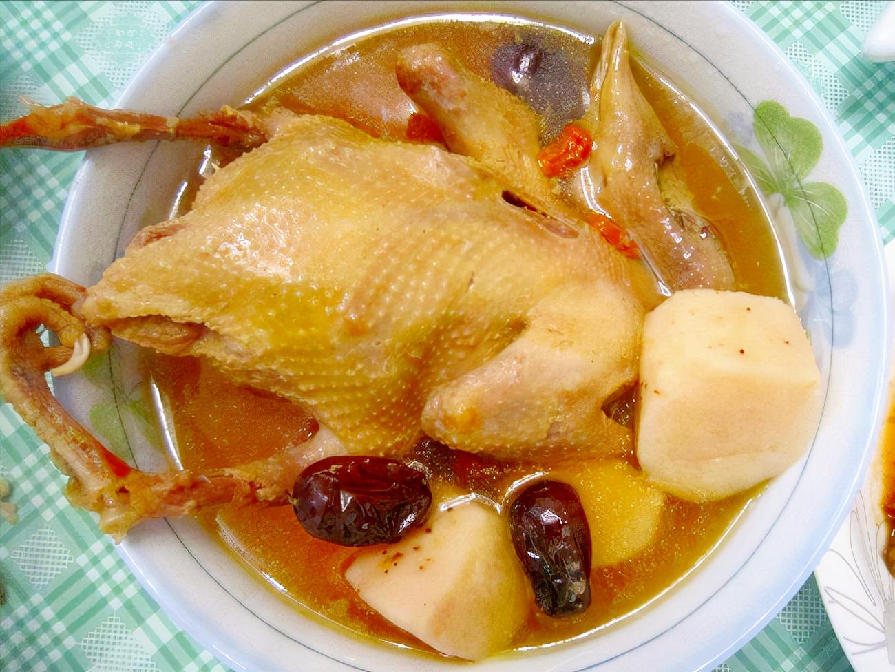 When stewing pigeon soup, do you use old pigeons or young pigeons?Teach ...