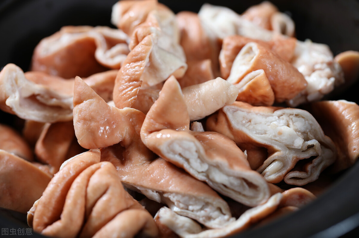 It turns out that the spicy fish intestines in the restaurant are so ...