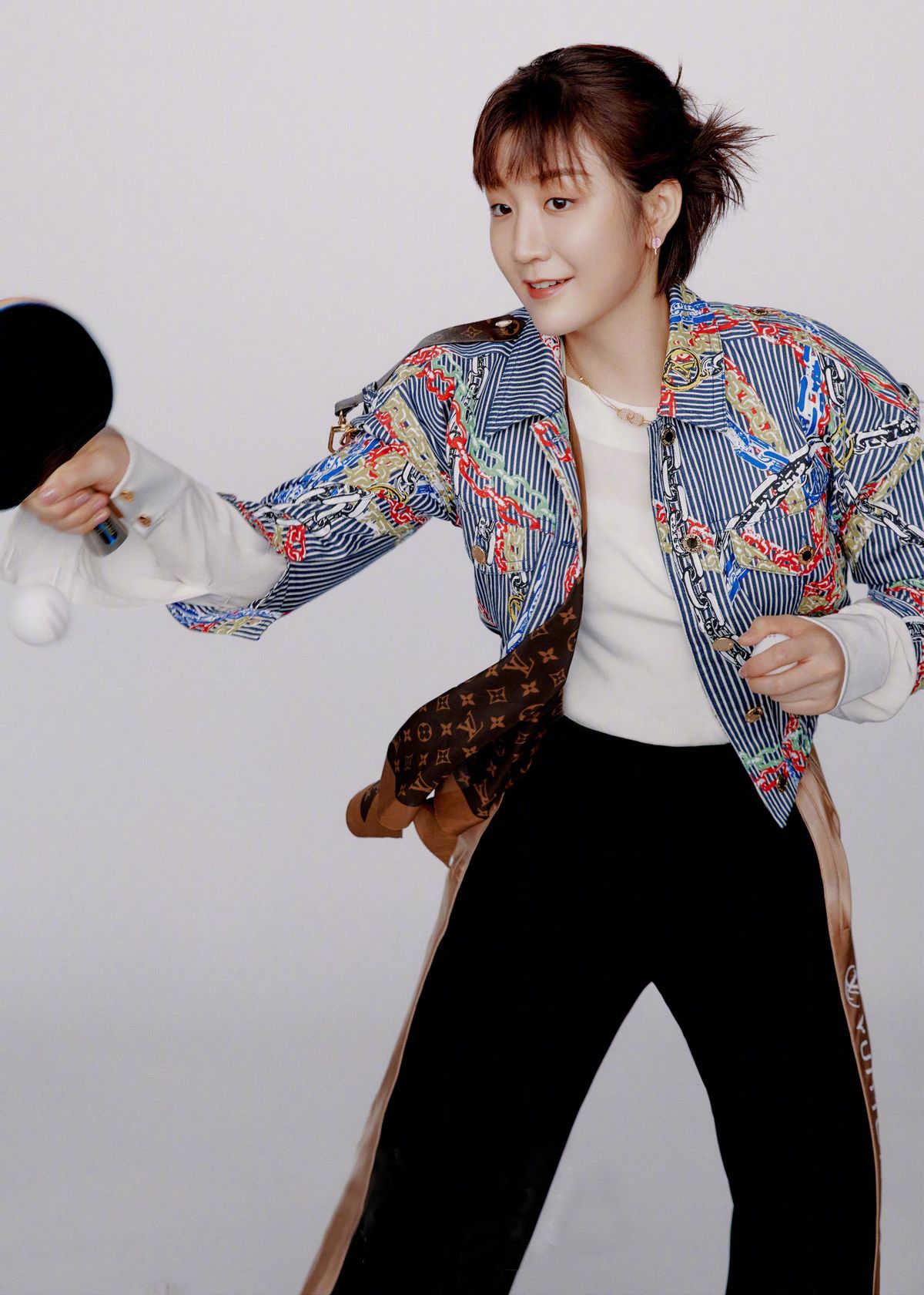 Olympic champion Chen Meng appears in the magazine again, and it's ...
