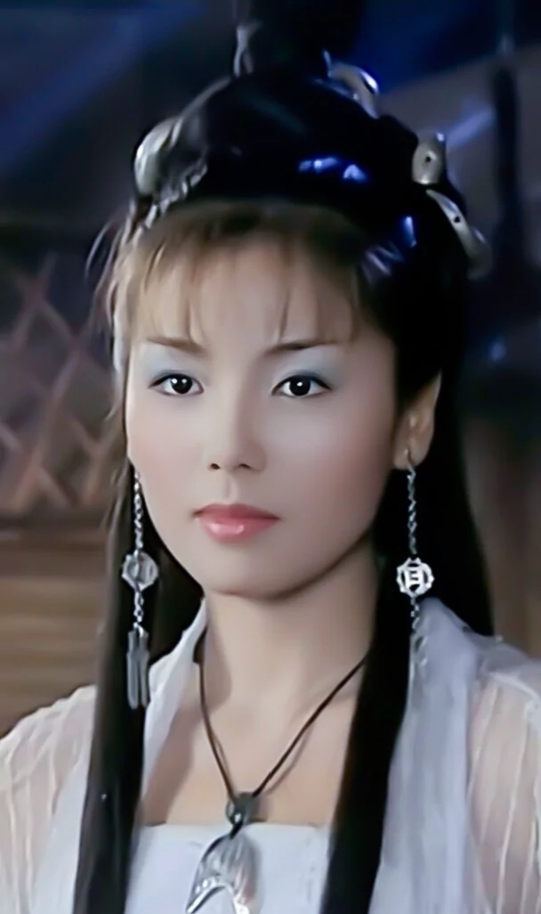 Liu Tao as the White Lady - iNEWS