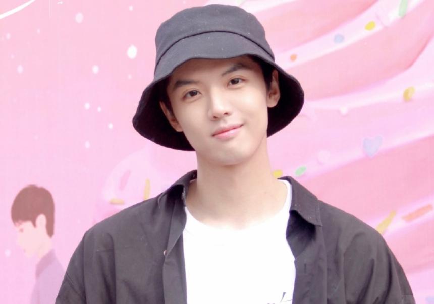 Open at the age of 18, engaged at the age of 20, married at the age of ...