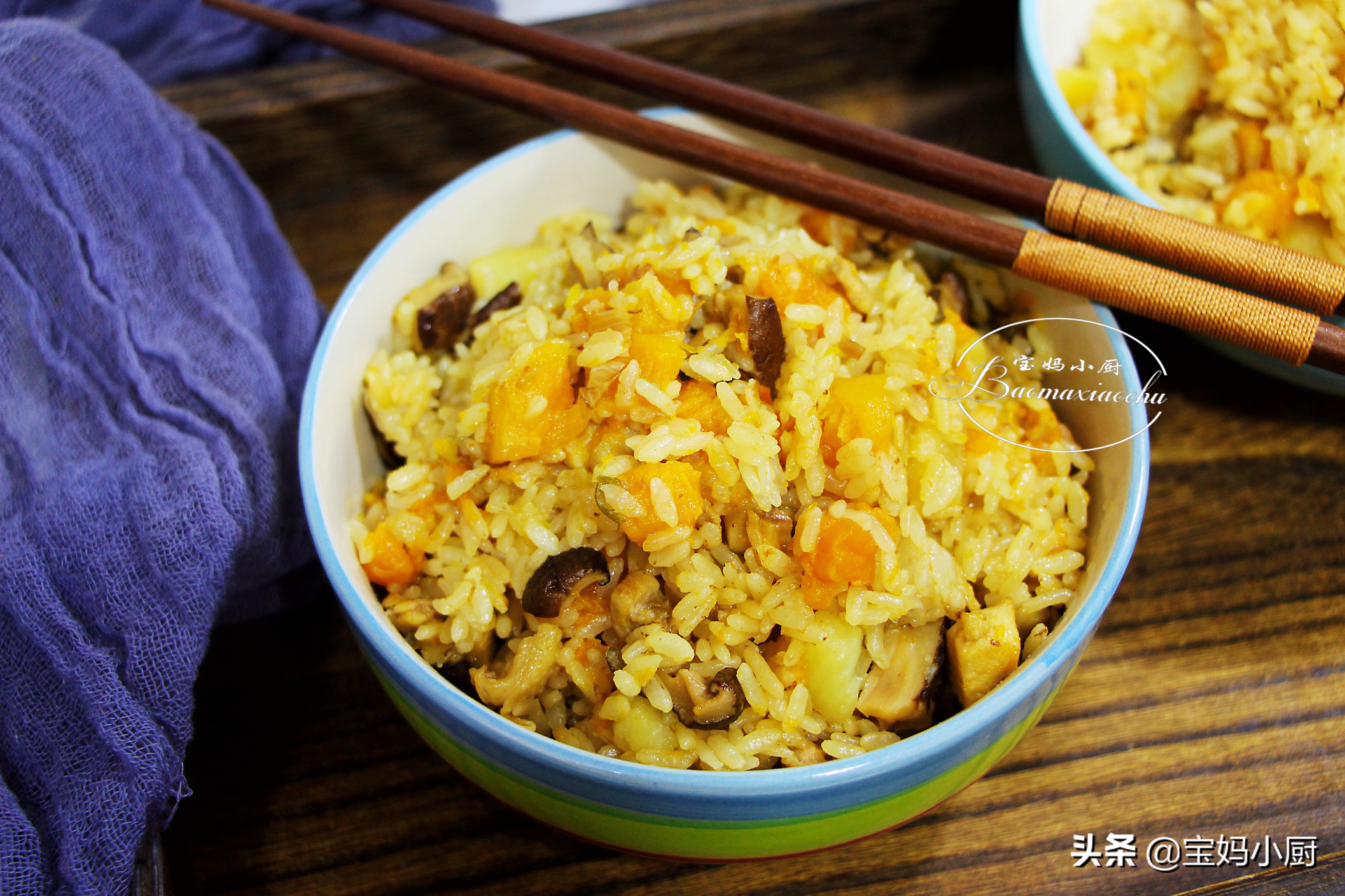 Rice cooker lazy meal, braised rice with a piece of pumpkin and chicken ...