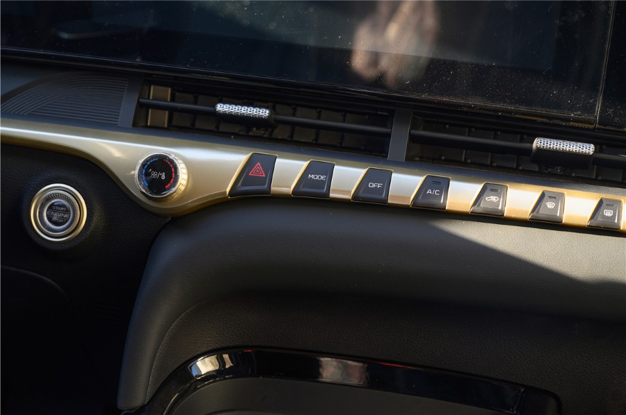 Dual screen + surround cockpit, design texture is more refined, Pentium ...