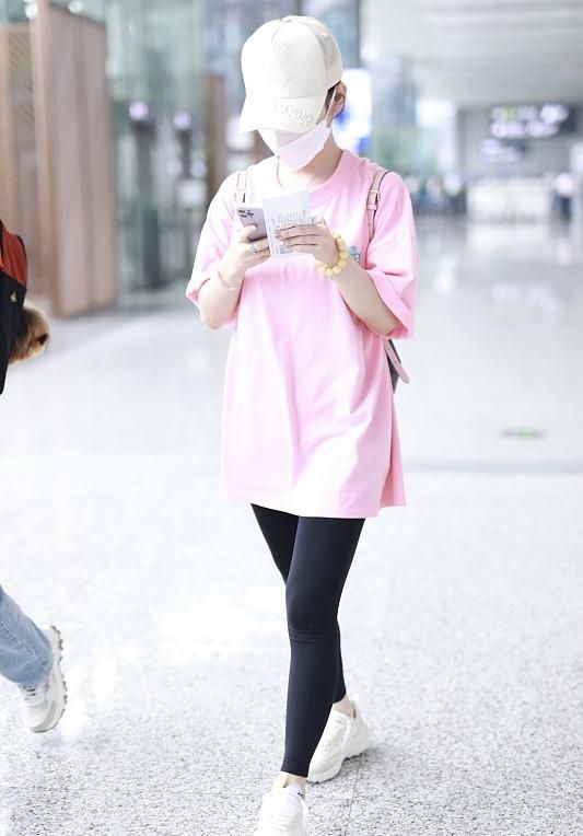 After nine ball days, Pan Xiaoting finally made a high profile, showing ...