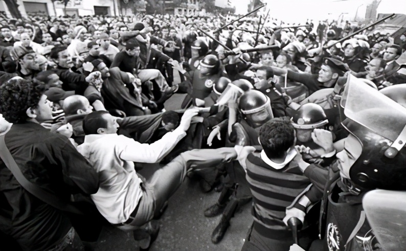 The death of Egyptian President Sadat: During the military parade, he ...