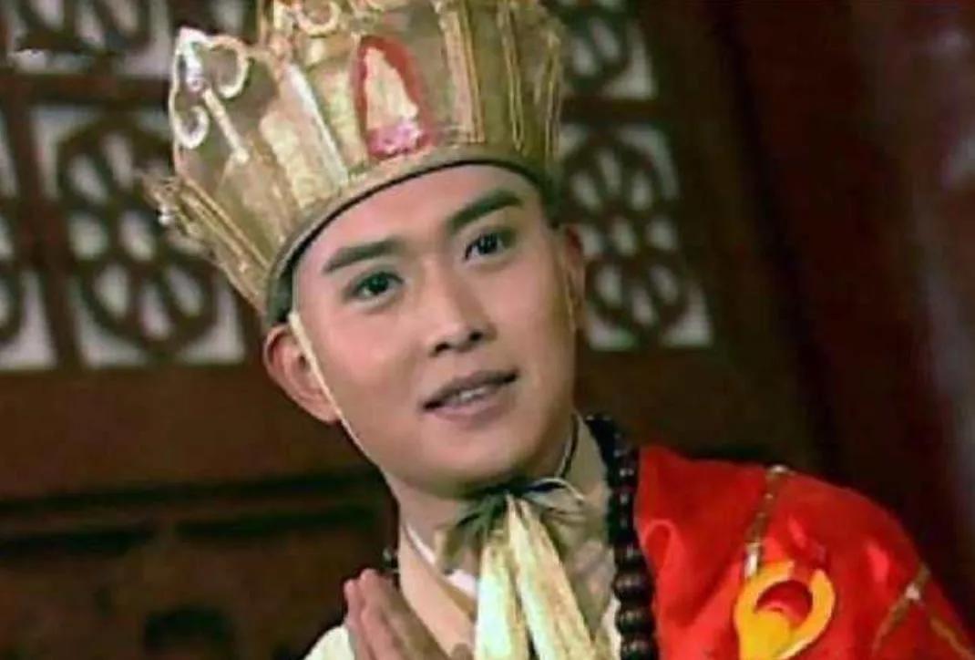 "Prince in Costume" Huang Haibing - iNEWS