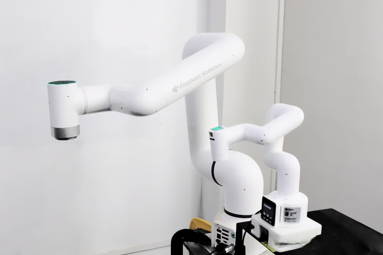 Our unimaginable world's smallest robot elephant myCobot - iNEWS