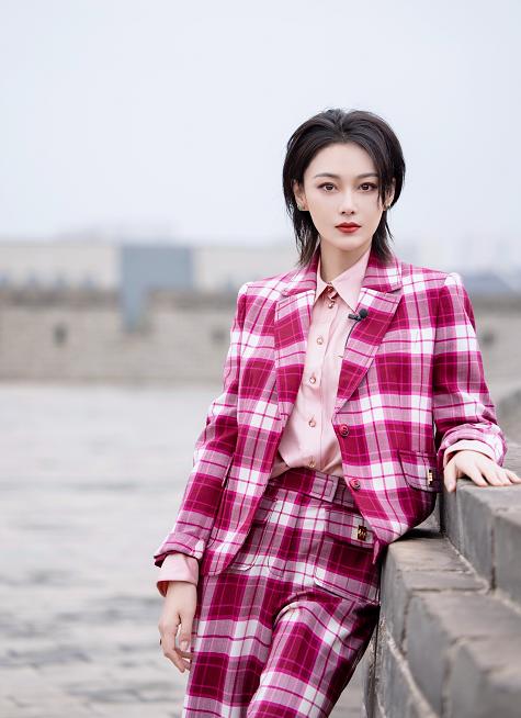 Zhang Xinyu: Transformed into a little chivalrous girl, subdued the ...