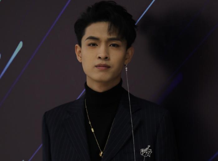 Qin Xiaoxian's first male actress, a member of the Red Women's team ...