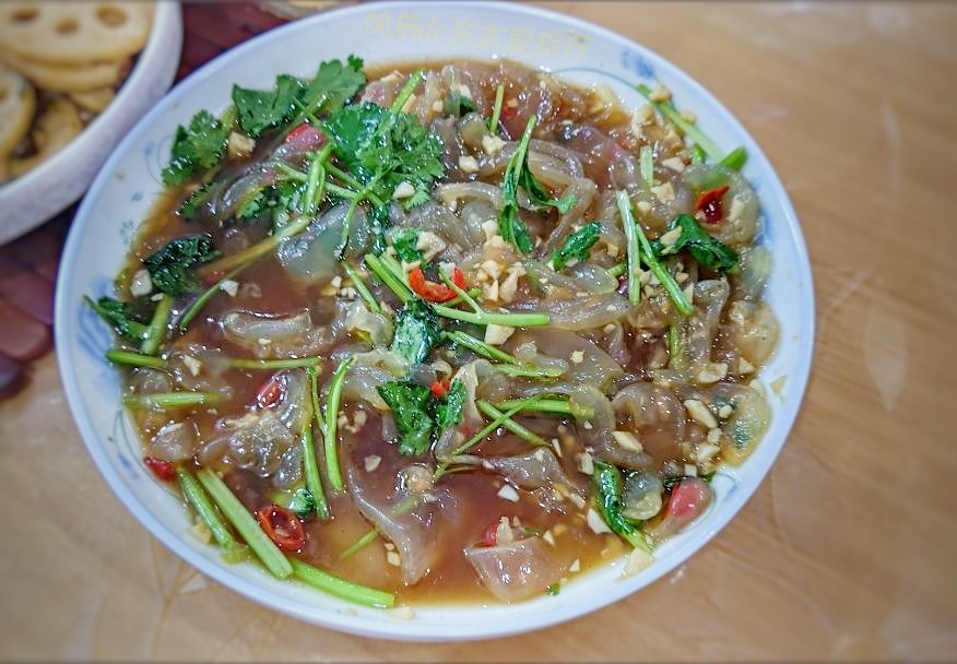 The daughter's jellyfish salad is hot and sour, refreshing and ...