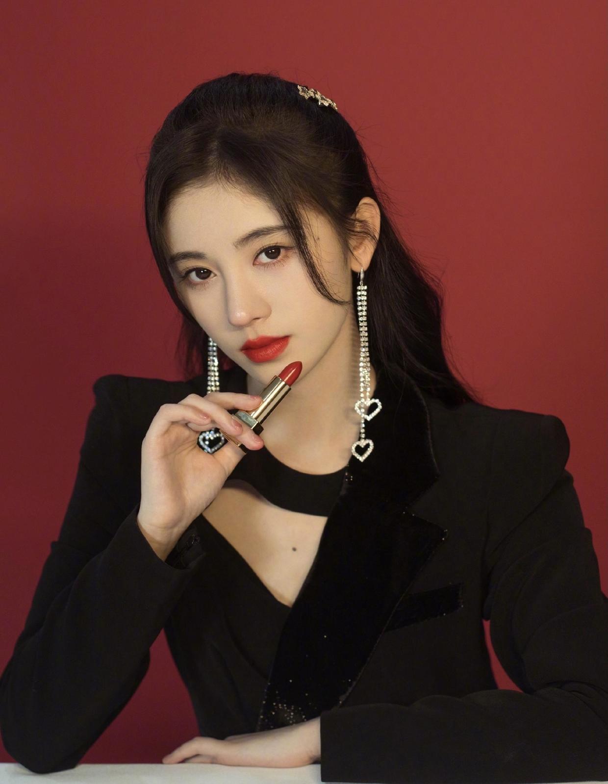 So why Chao Qiong is conservative this time, she is wearing a black ...