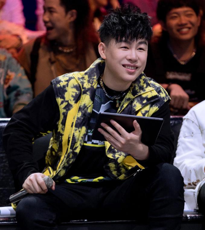 Four years after breaking up with Zheng Shuang, Hu Yanbin confessed ...