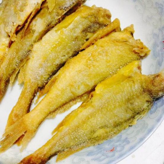 The difference between large yellow croaker and small yellow croaker ...