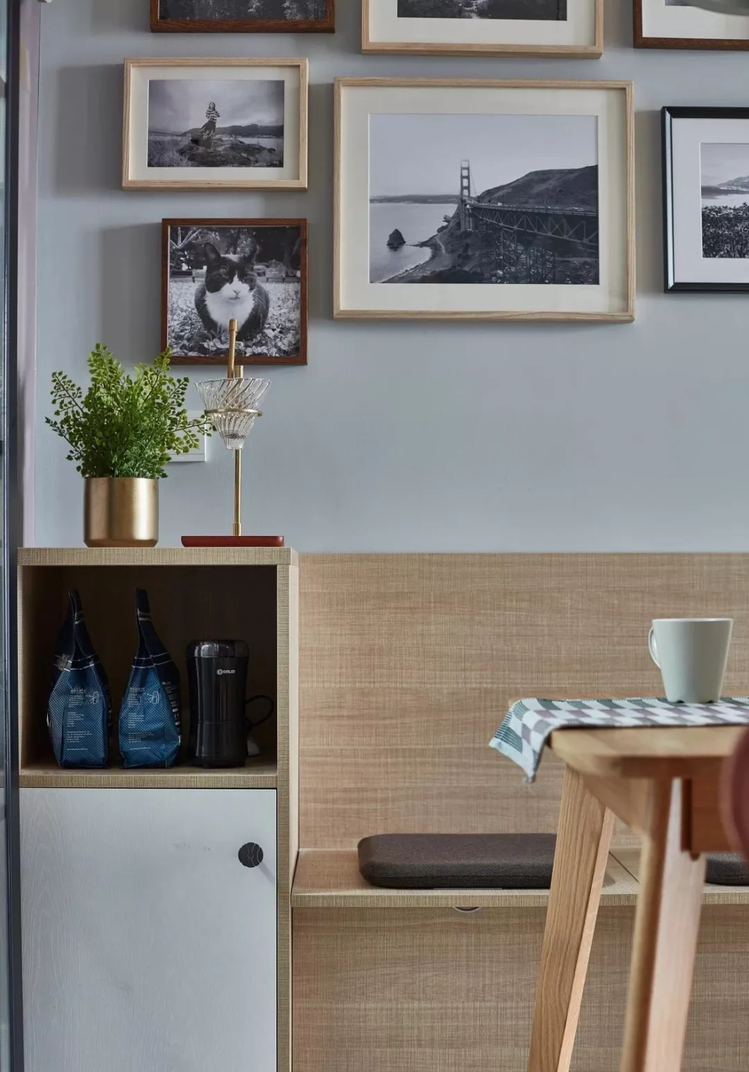 85 square meters two-bedroom, porch floor tiles, living room background ...