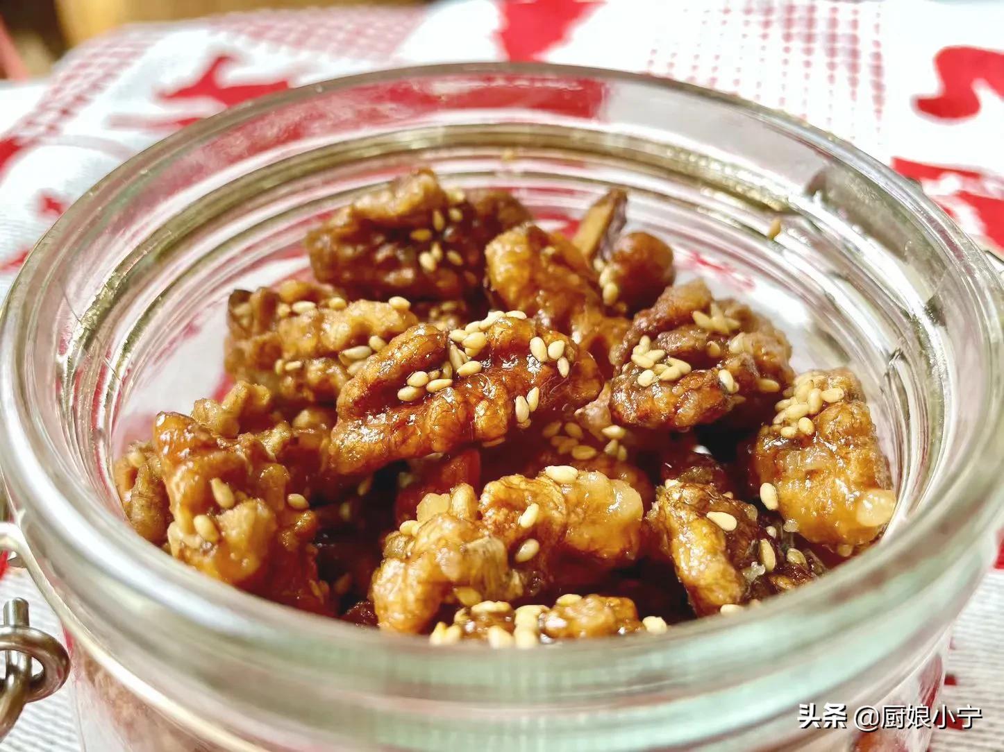 Homemade healthy snacks: amber walnut kernels, practical tips for ...