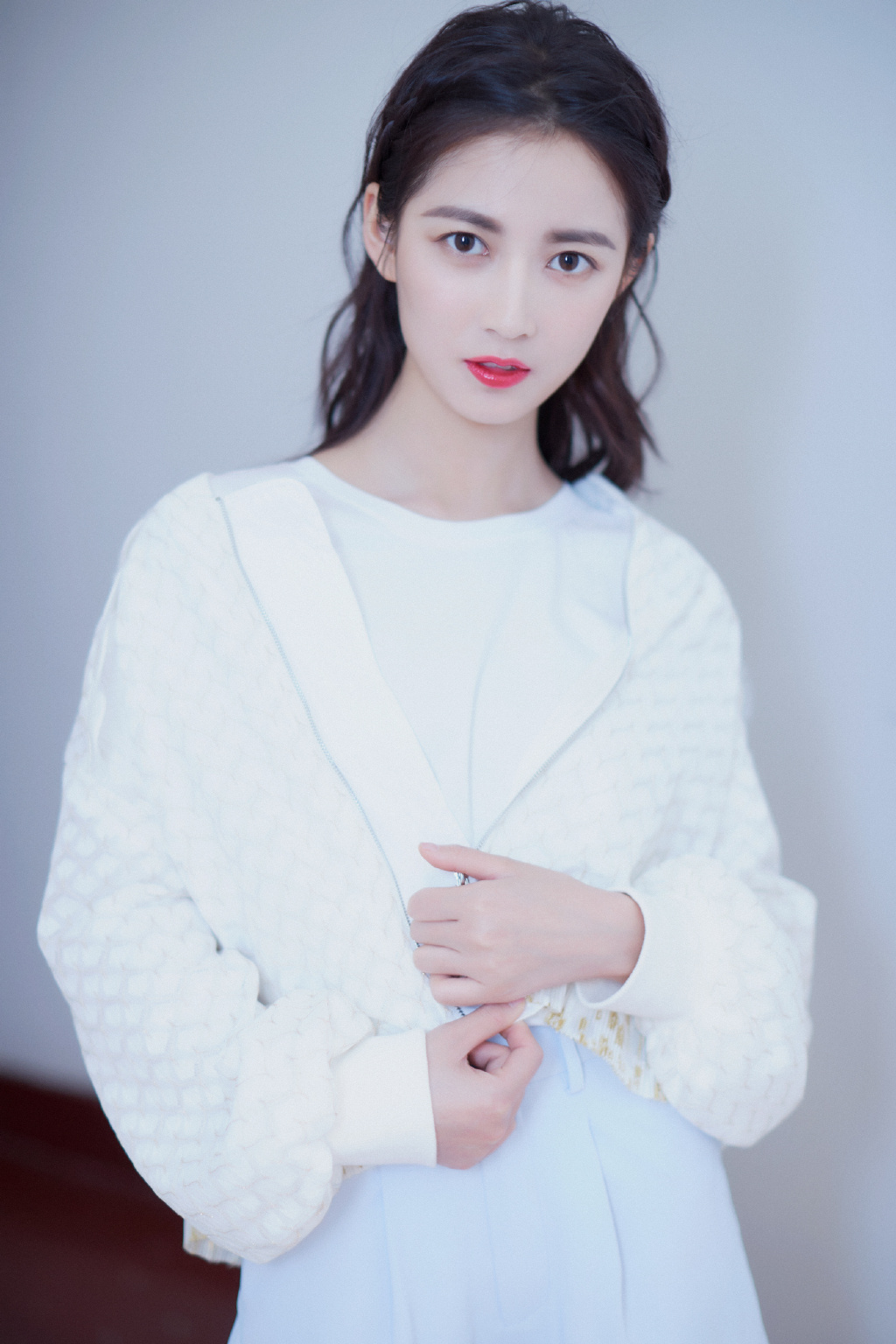 Yuqi Chen pure white sweet photo picture - iNEWS