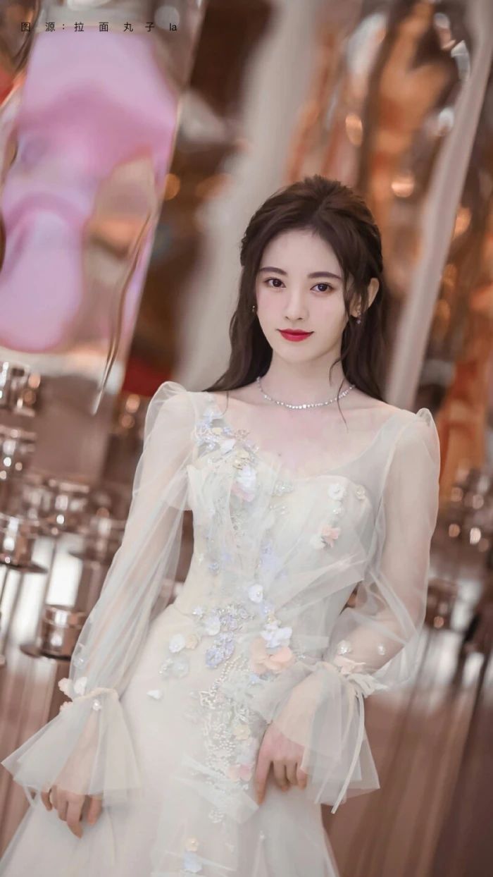 Ju Jingyi Wallpaper White Elegant - iNEWS