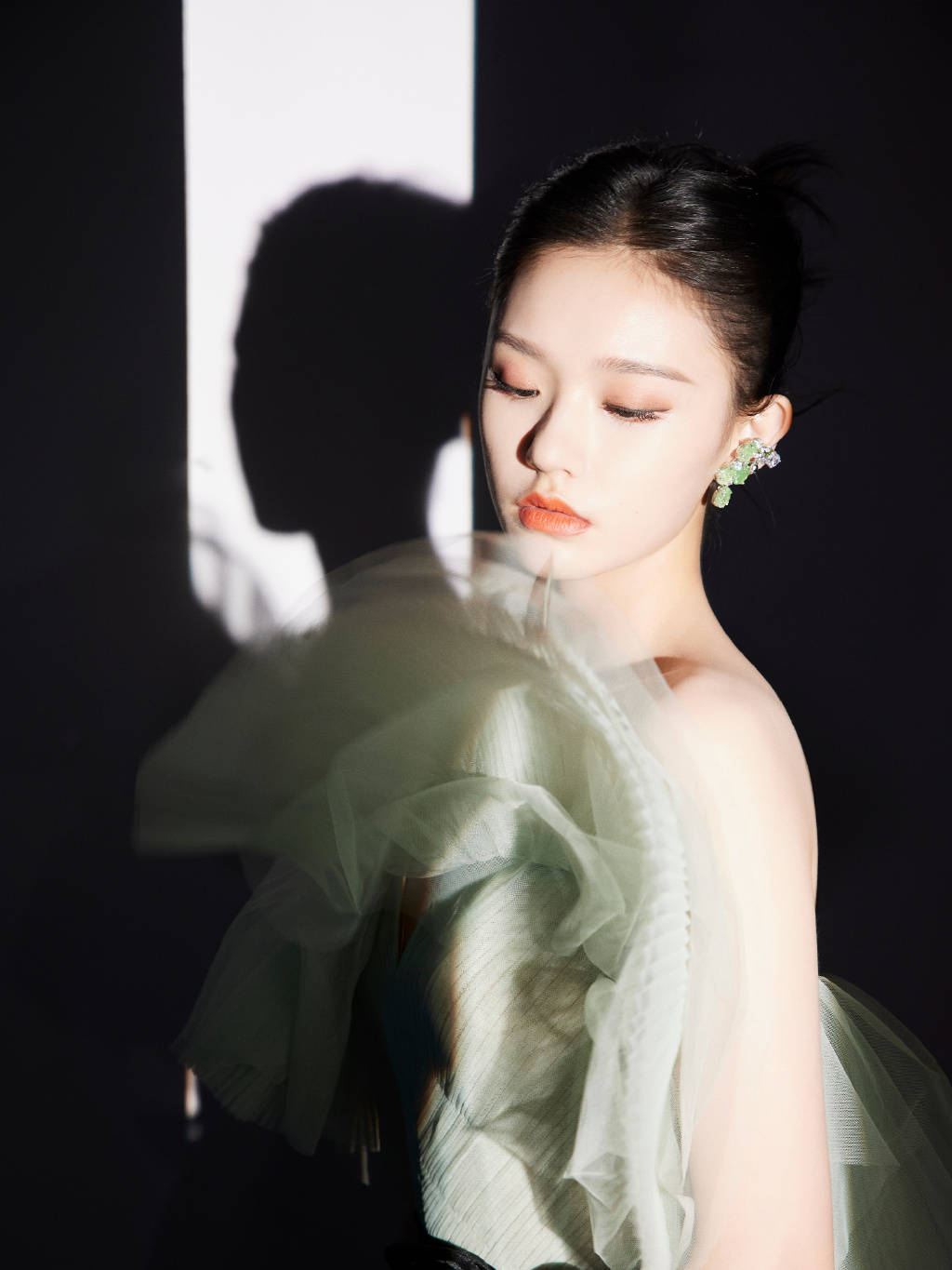 Lin Yunqing's Bi-color Mid-Autumn Festival photo is refreshing and ...
