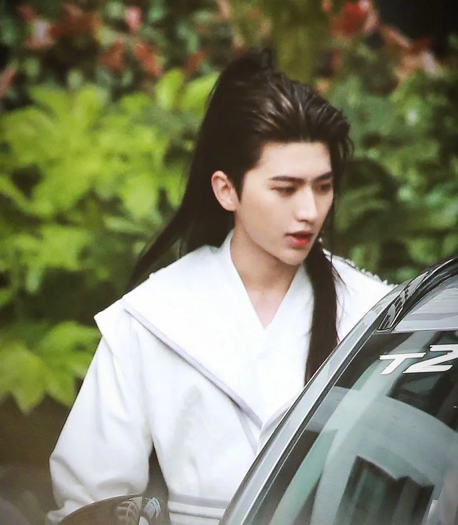 Little gossip, "Hao Yi Xing", Cai Xukun, Zhang Yuqi, Zeng Shunxi, Wu Yuheng - iNEWS