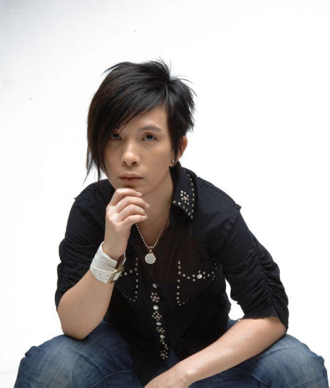 Singer Pan Meichen took a funny photo with a face full of stubble that ...