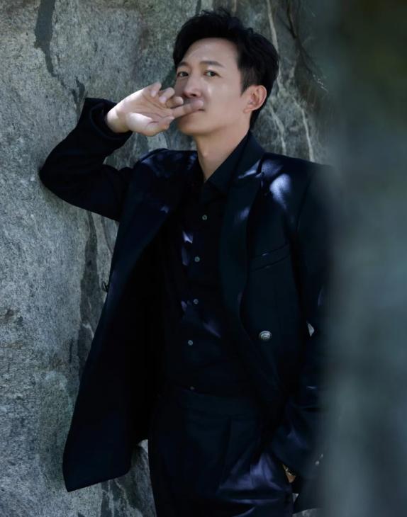 Wang Yang, who has worked in the entertainment industry for 20 years ...