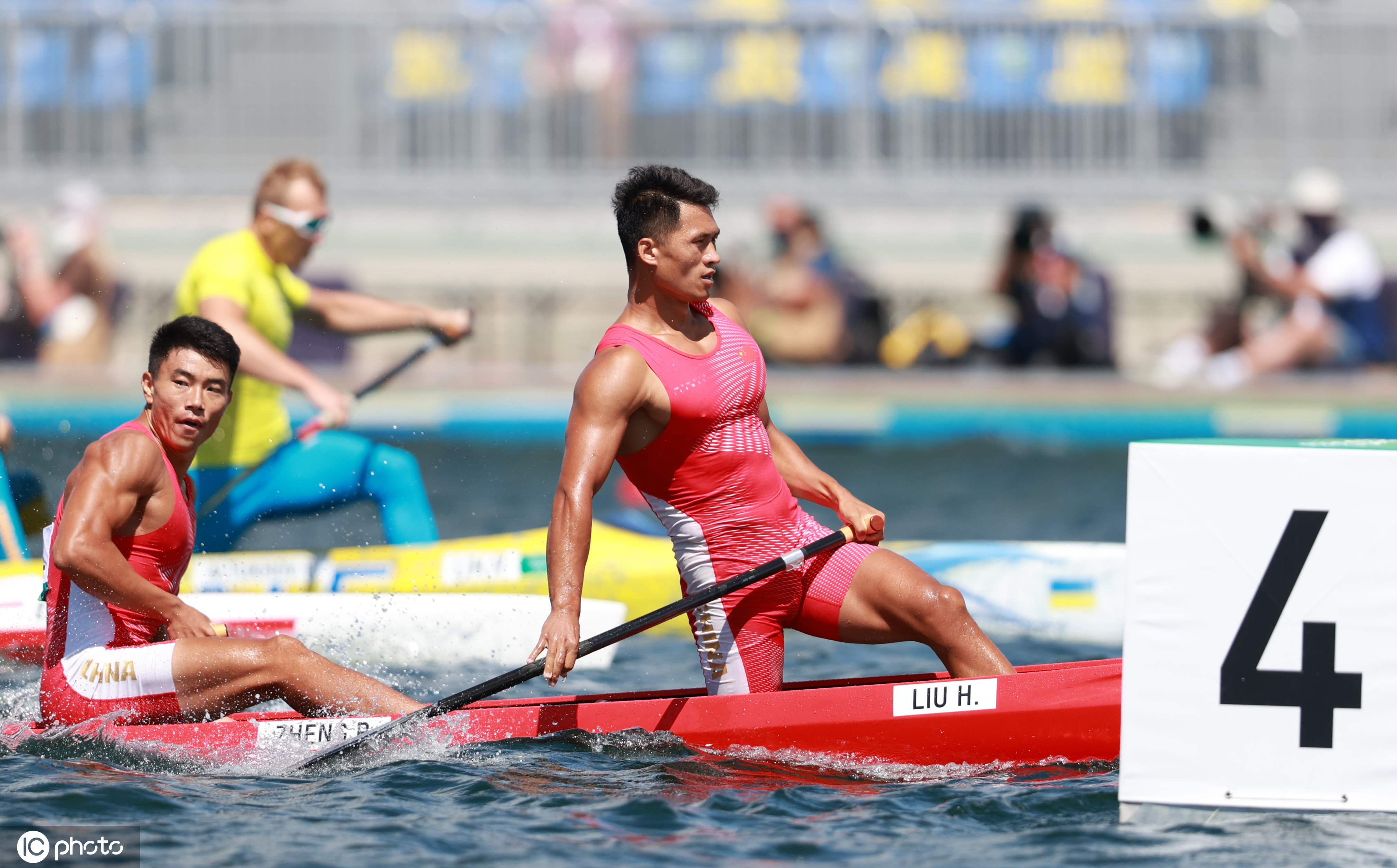 Liu Hao/Zheng Pengfei unfortunately won silver in the 1000-meter double ...