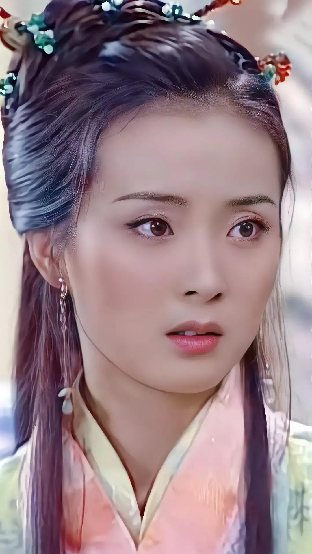 Beautiful Wang Yan - iNEWS