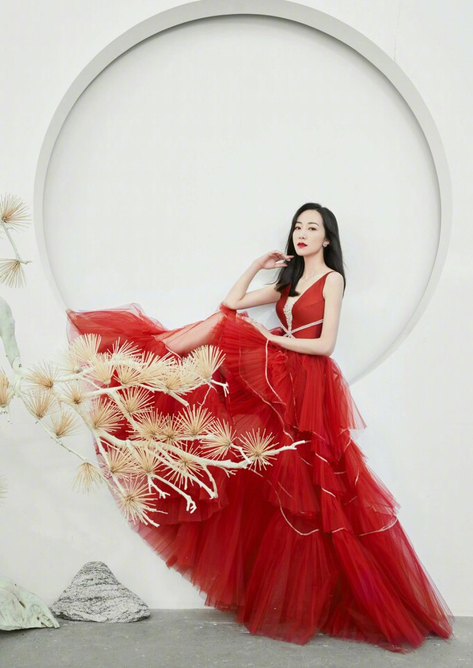 Beauty in Red: Yang Mi, Liu Shishi, Tang Yan, Zhao Liying, Yang Zi, Li ...