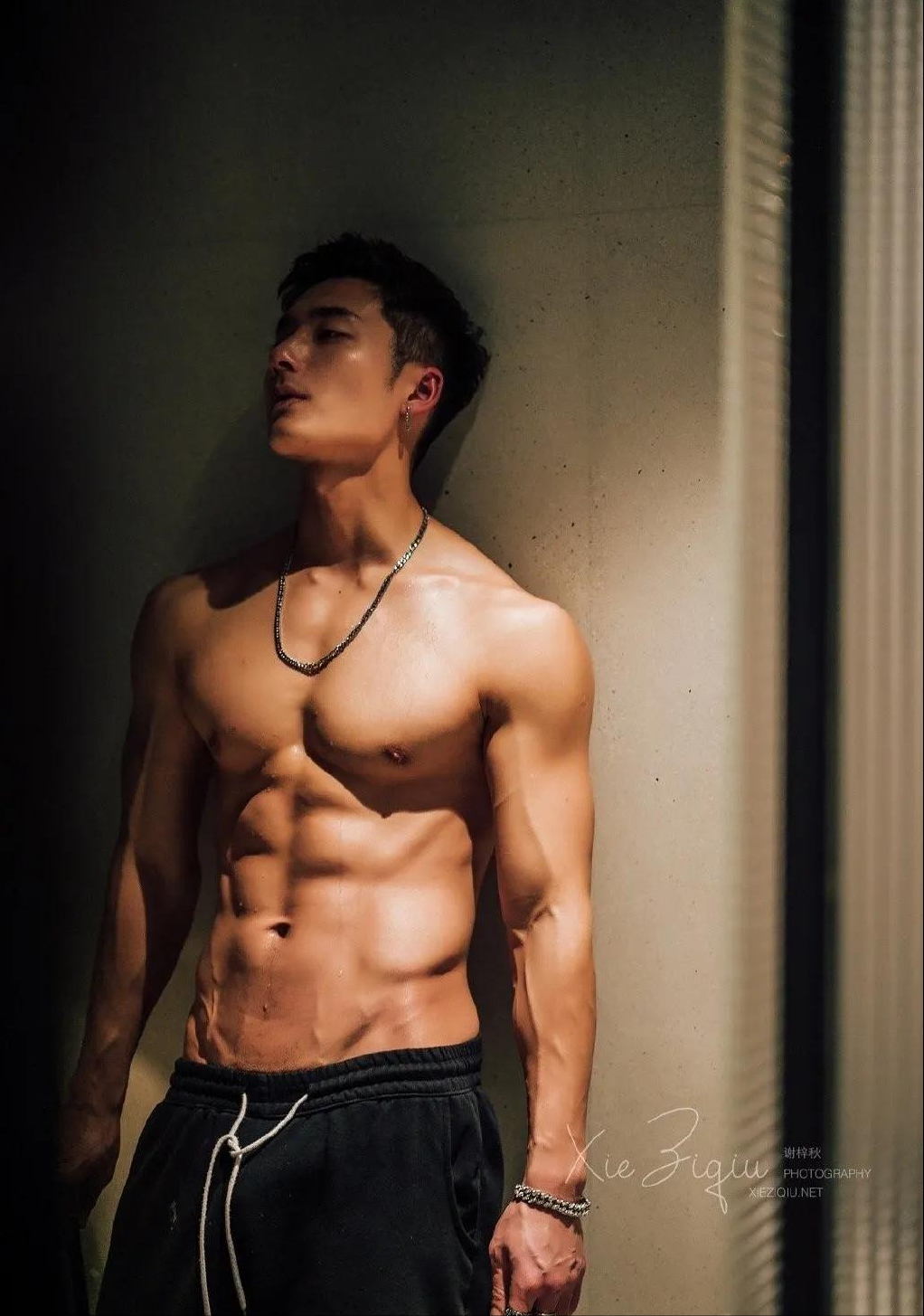The 26-year-old guy works hard to get a perfect figure. The muscle ...