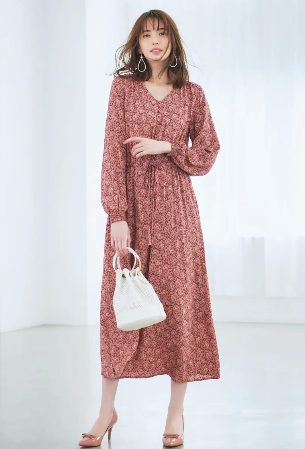 Why dare to wear the "Japanese style"?The dress of Satoko Miyata is a ...