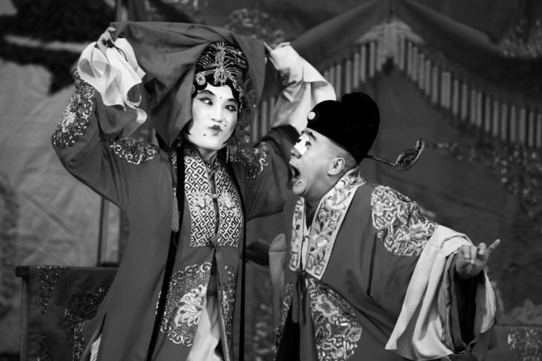 Your Majesty, your daughter is a dog-Later Tang "The Acting Officer ...