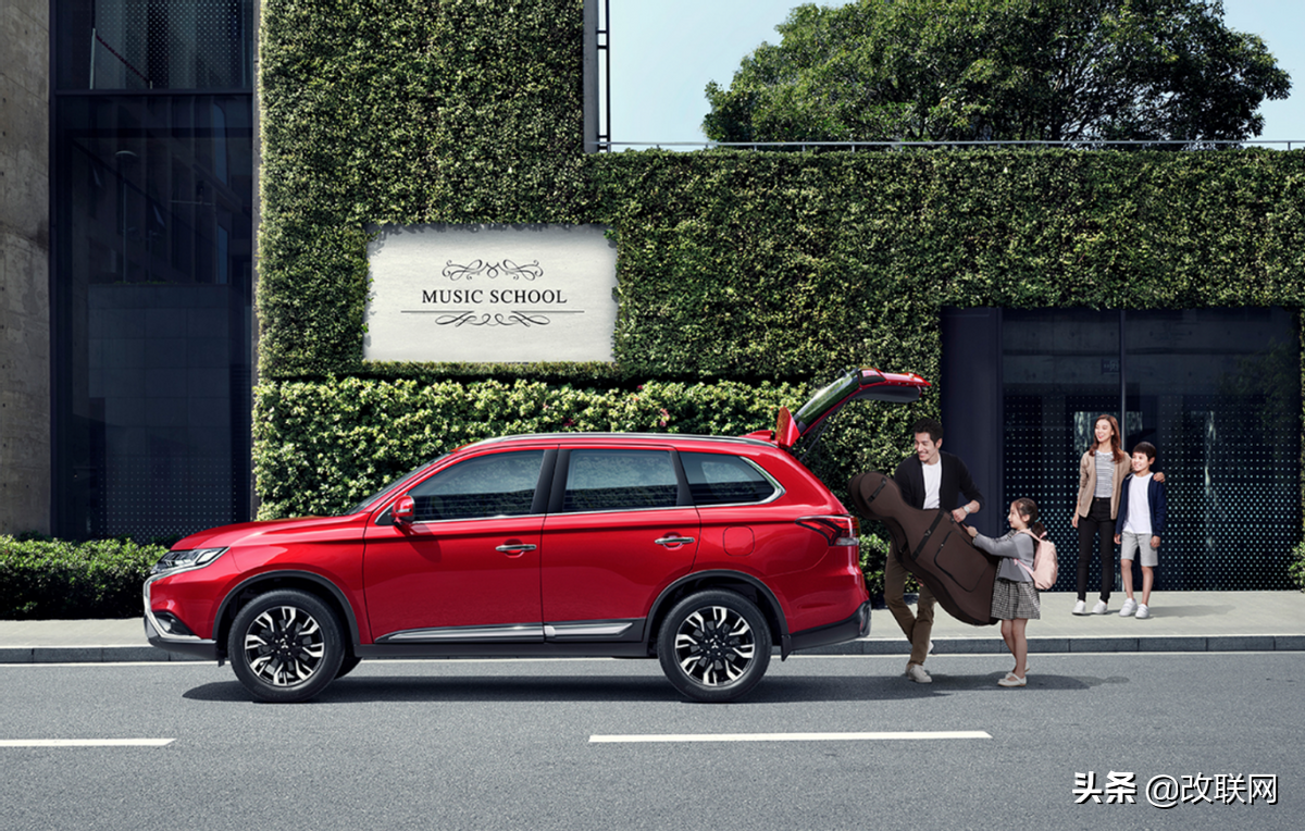 Breaking through the traditional Outlander Space Travel Edition will be ...