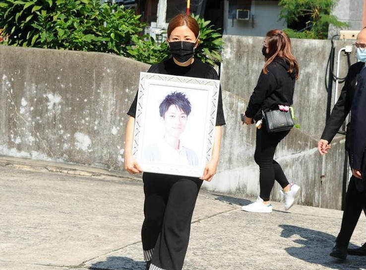 28-year-old actor Li Jiajun fell off the building and died. His sister ...