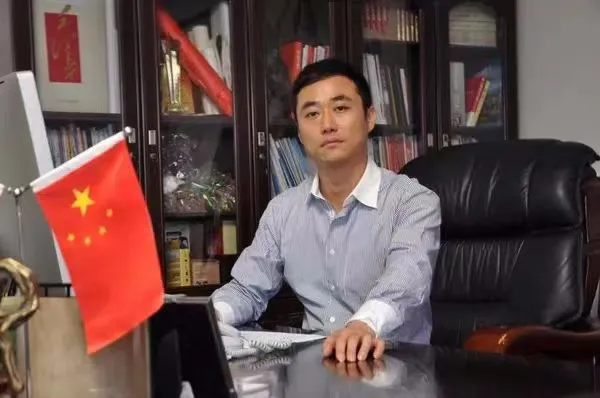 Weilong Liu Weiping: How to make the root soil spicy strips support 70 billion? - iNEWS