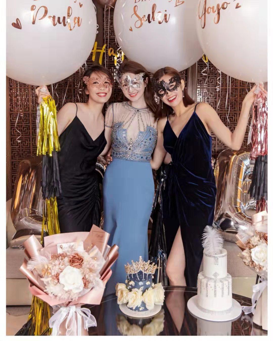 Eye-catching!"Spicy Moms" held a Virgo birthday party, all in deep V ...
