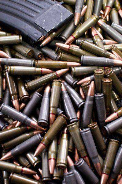 Hot weapons are coming, cold weapons are gradually eliminated, bullets ...