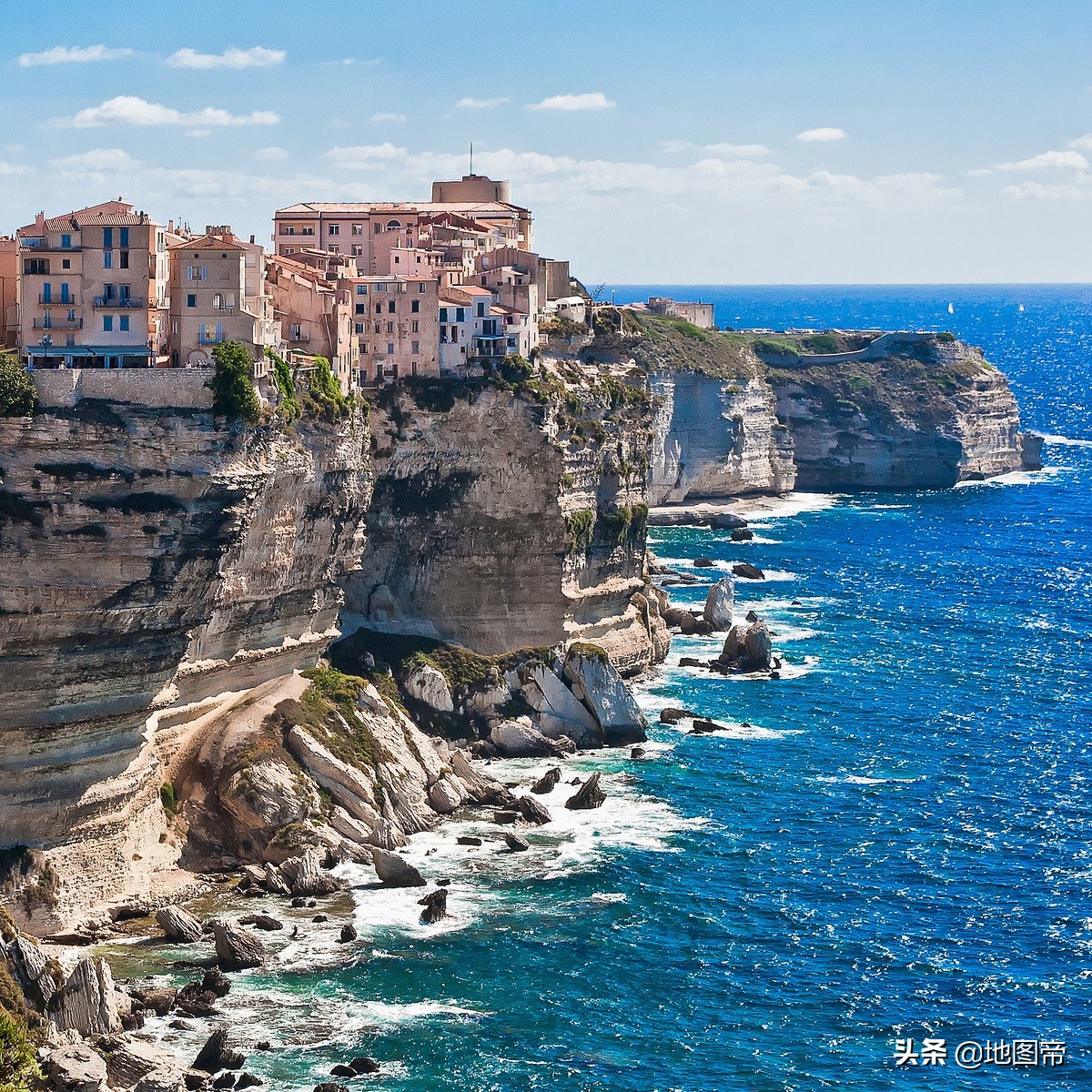 Corsica was once part of Italy, why has it become a French territory ...