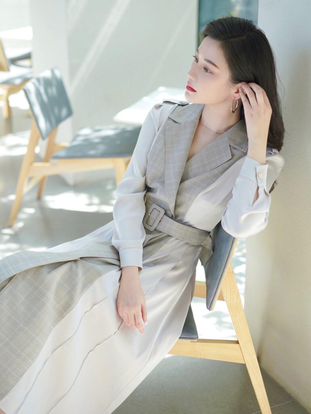 How to wear commuter wind?You can do it with a coat, wear it ...