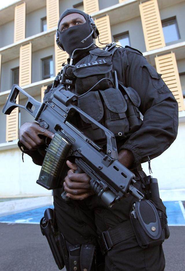French special police force main battle weapon with German G36C assault ...