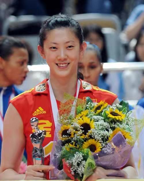Volleyball goddess Xue Ming: retired at the age of 25, married a short ...