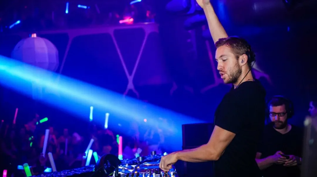 Transformed from a supermarket worker into an electronic golden boy ...