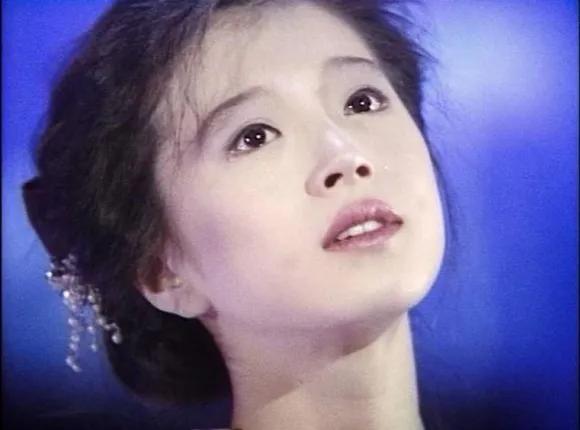 Japan's No. 1 Beautiful Singer-Akina Nakamori "Meitu" - iNEWS