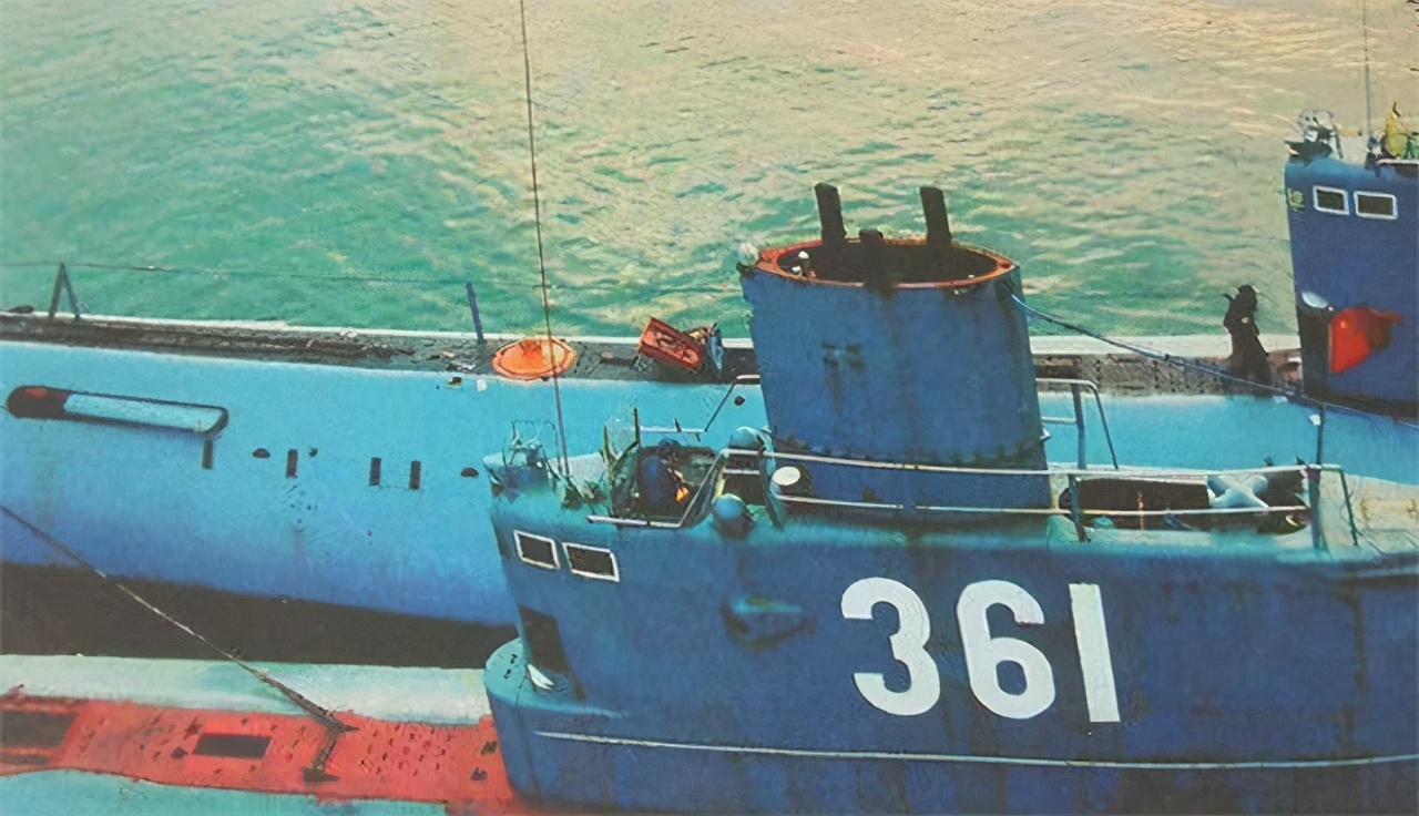 The 361 submarine incident: The fishermen opened the hatch to see that ...