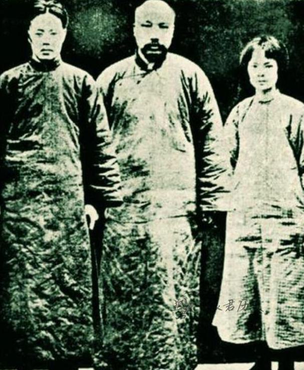 In 1927, Li Dazhao was hanged by the enemy for 40 minutes, and the ...