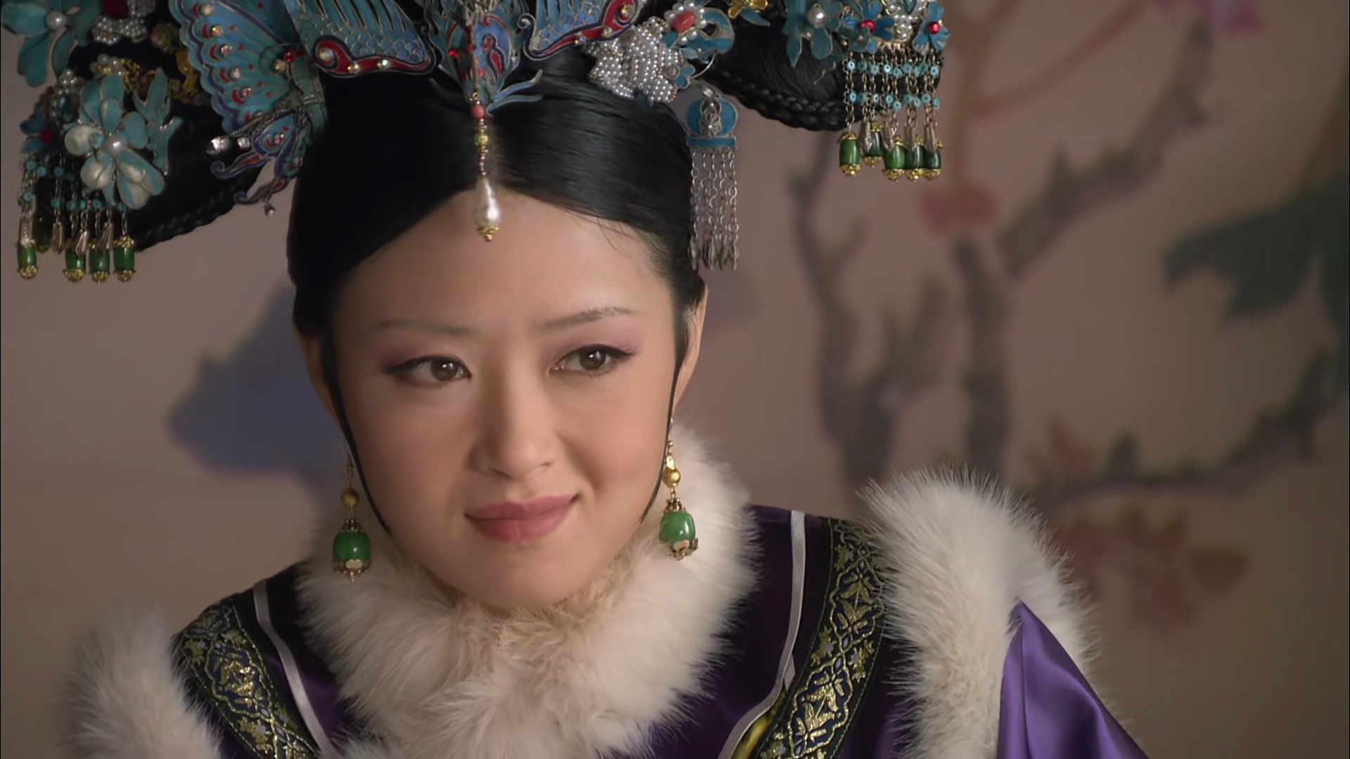 Nian Shilan's flag hair accessories and costume styling, dotted with ...