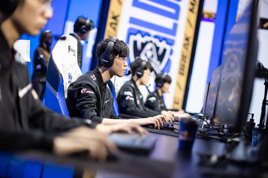 "It feels like T1 loses deliberately!" Korean Net audiences talked about EDG overpowering T1 ...