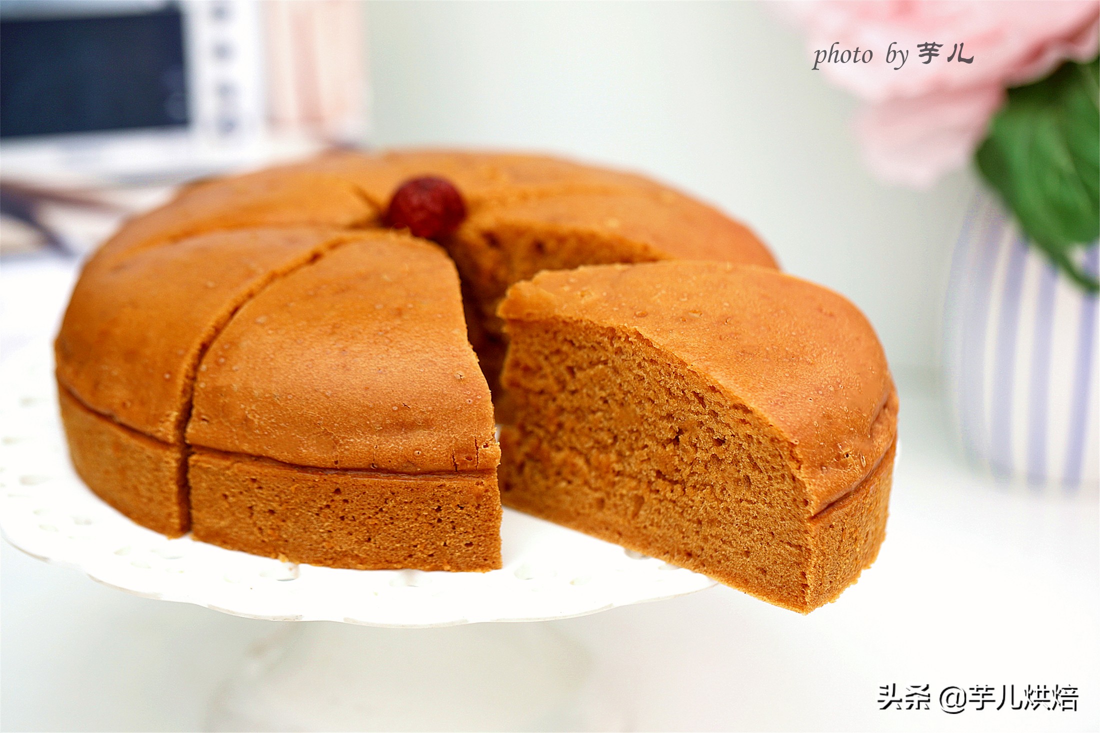 Teach you to make brown sugar mala cake at home. The method is detailed ...