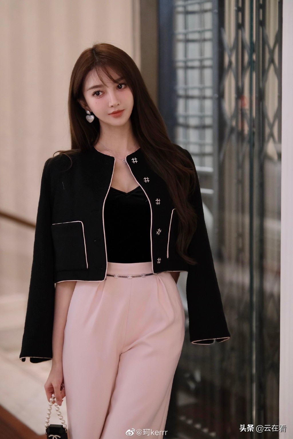 Net red beauty model Ye Ke enjoys charming beauty photos, so beautiful ...