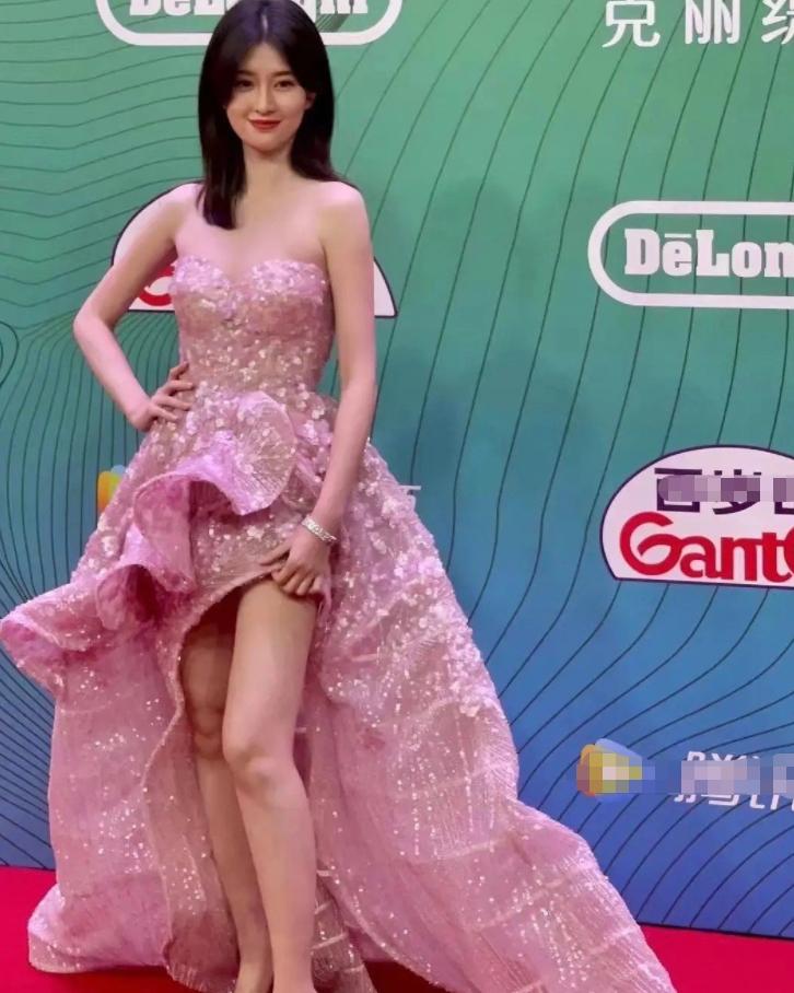 Picture of Magnolia Award Ceremony: Ni Ni is tall, Qiao Xin has long ...