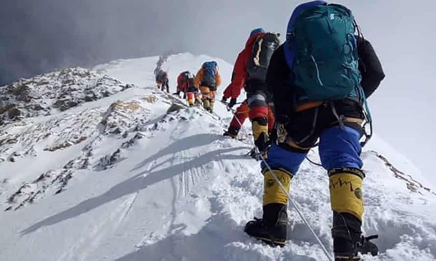 Green boots, sleeping beauty, resting person, the body of Mount Everest ...